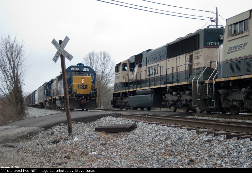 BNSF 9799 meets CSX 6469